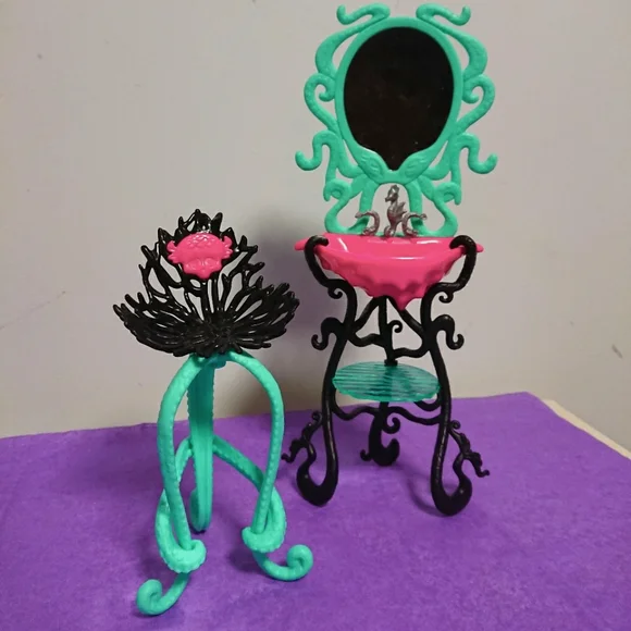 Monster High Bathroom Monster High Lagoona Shower Room (Blue)